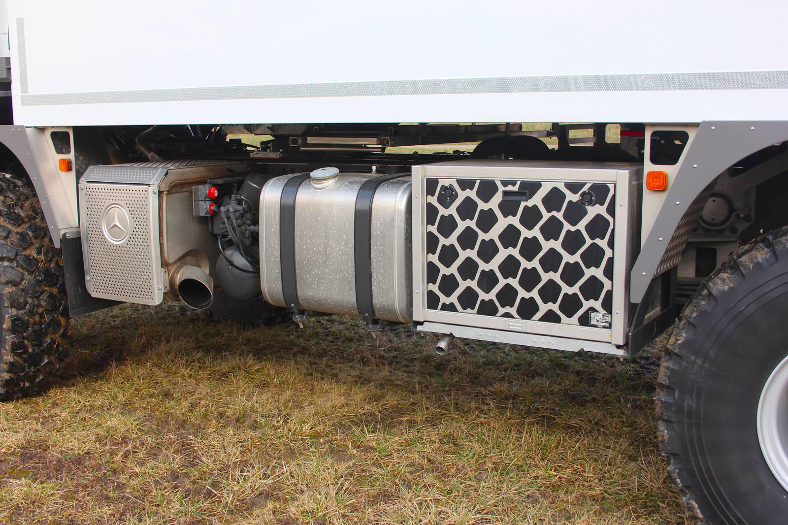 MD57 MB AXOR 4X4 GALLERY – Passion for Perfection